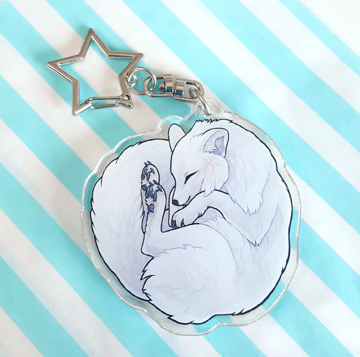 Arctic fox sleepy acrylic keyring – Sushiartstudio